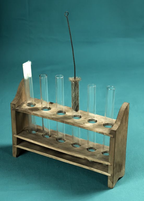 :: Gradilla de madera y tubos de ensayo :: Gradillas :: Instrumentos de ...
