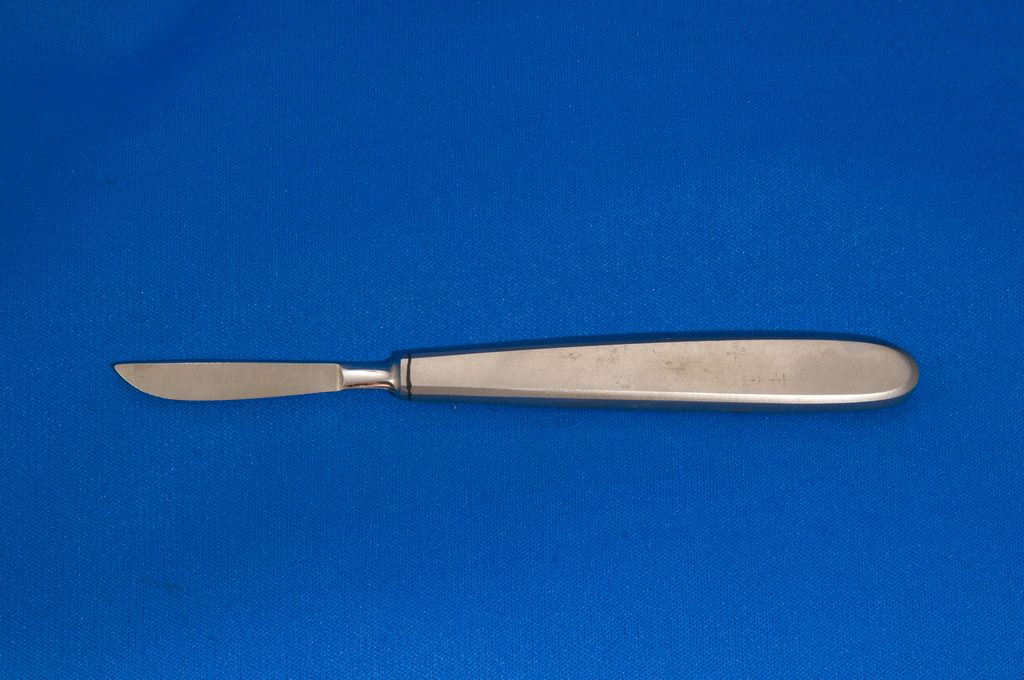 :: Escalpelo curvo :: Corte :: Instrumentos quirúrgicos :: Instrumentos ...